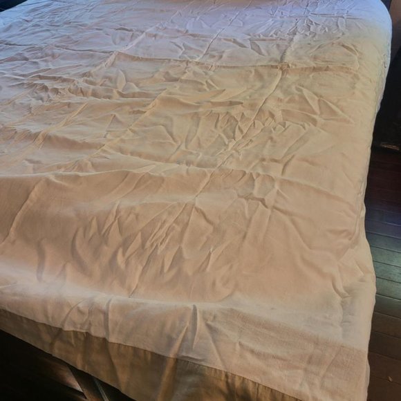 St Geneve | Bedding | St Geneve Linen Duvet King Used Excellent ...